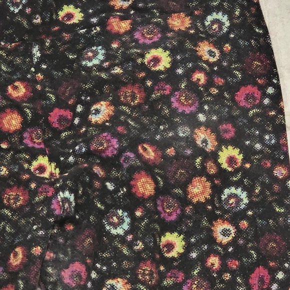 LuLaRoe | Pants & Jumpsuits | Wildflower Pixels Lularoe Leggings Tall ...